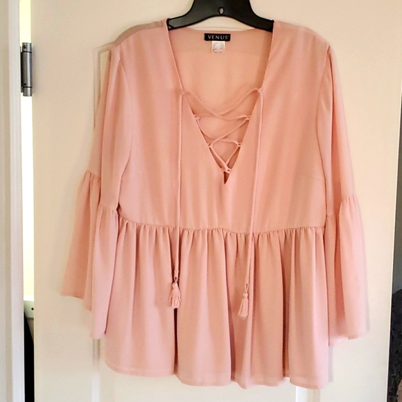 VENUS | Tops | Gorgeous Ruffled Blouse | Poshmark
